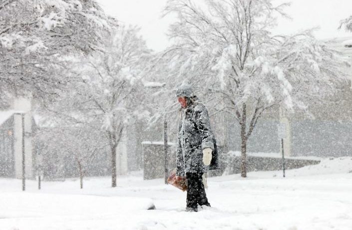 Late-Season Antarctic Outbreak Slams South America; Chilly Bermuda ...